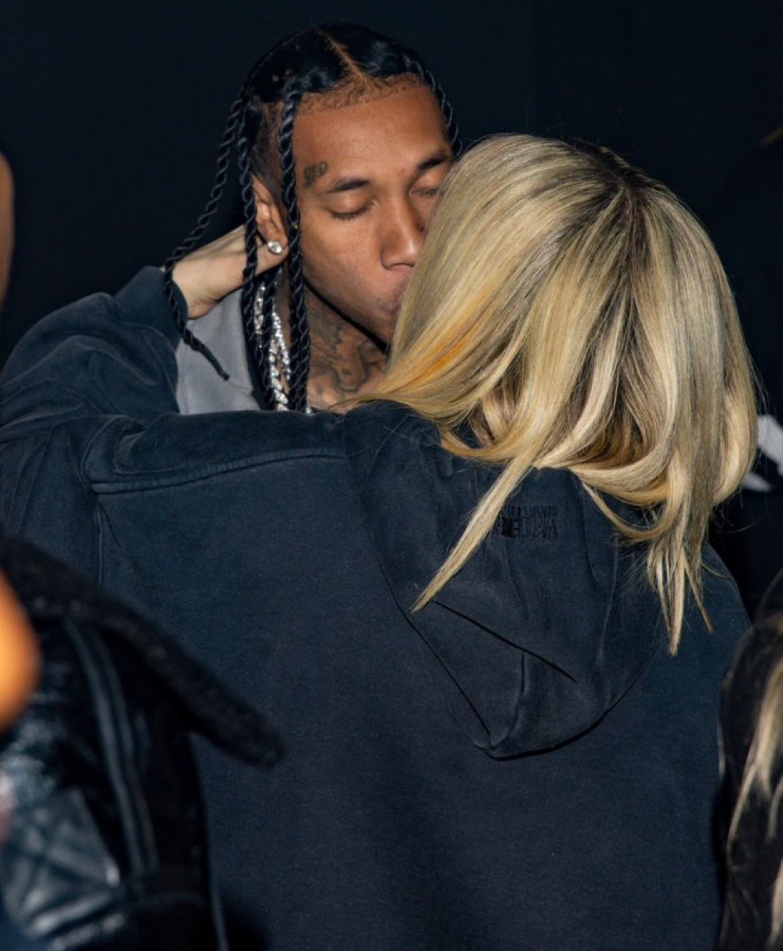 Avril Lavigne and Tyga confirm relationship with kiss at Paris. - Young PRs