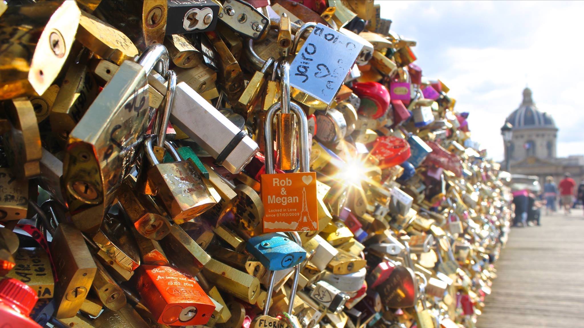 20 Awesome Love Locks Locations Around The World - Young PRs